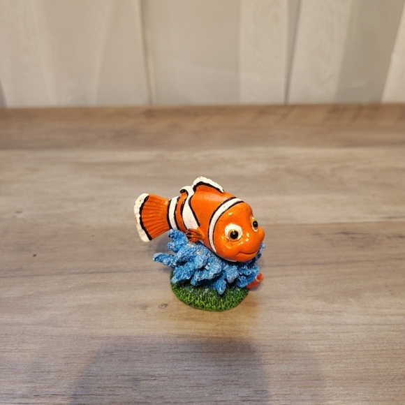 Disney | Other | Disney Pixar Finding Nemo In The Reef Painted Resin ...